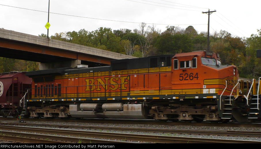 BNSF 5264